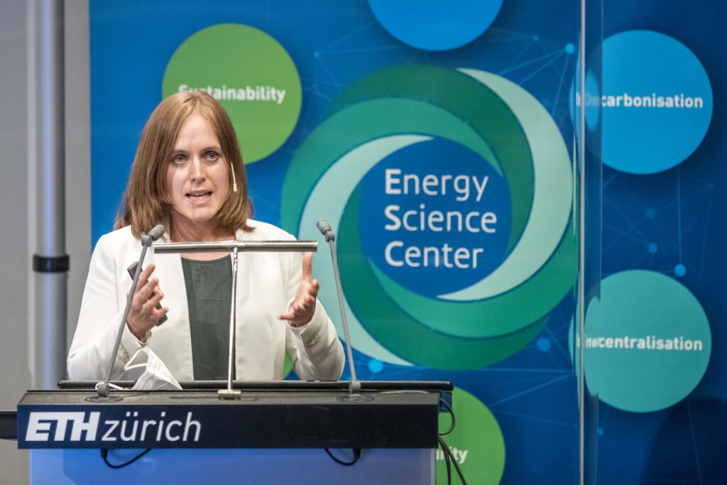 Nexus-e - Prof. Gabriela Hug presents new Nexus-e scenarios at Energy Week